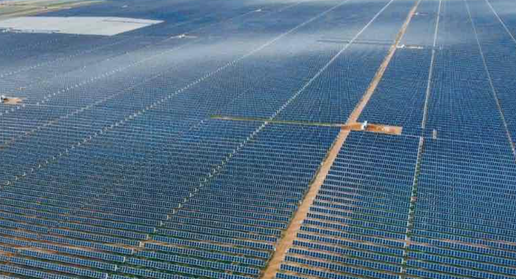 Contractor settles with inverter company over solar farm, still in ...